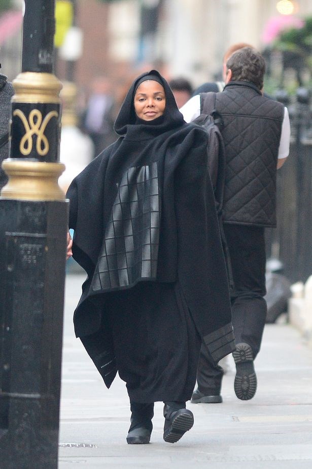 Janet Jackson spotted for first time in full Islamic dress since ...